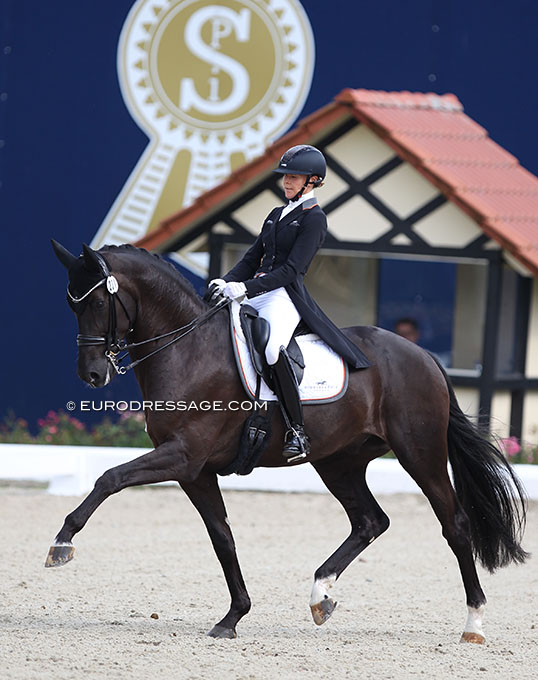 Sandra Nuxoll's Bonheur de la Vie Sold to Charlotta Rogerson, Famora ...